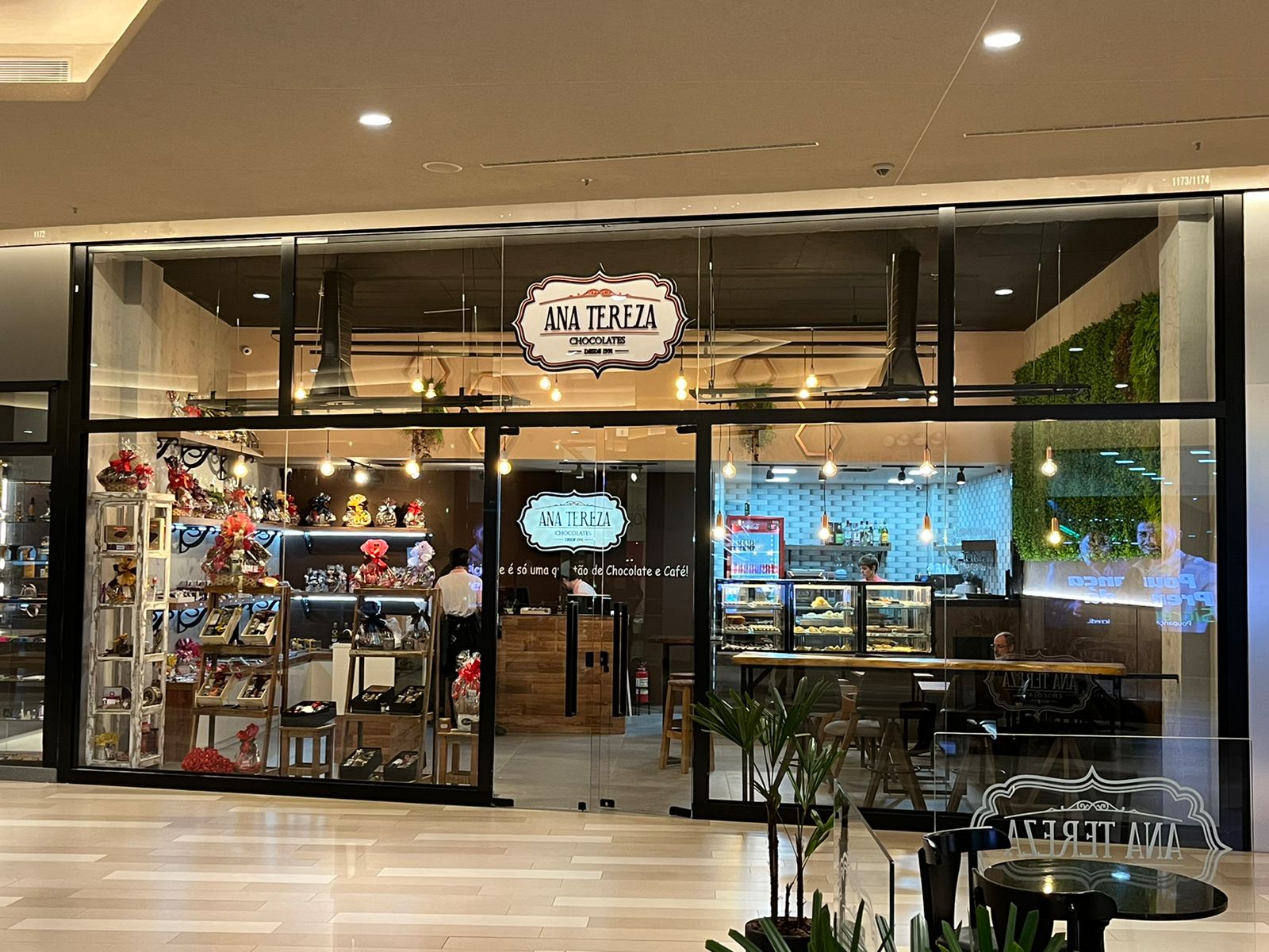 Chocolates Helena Tienda Jockey Plaza at Jenny Abate blog